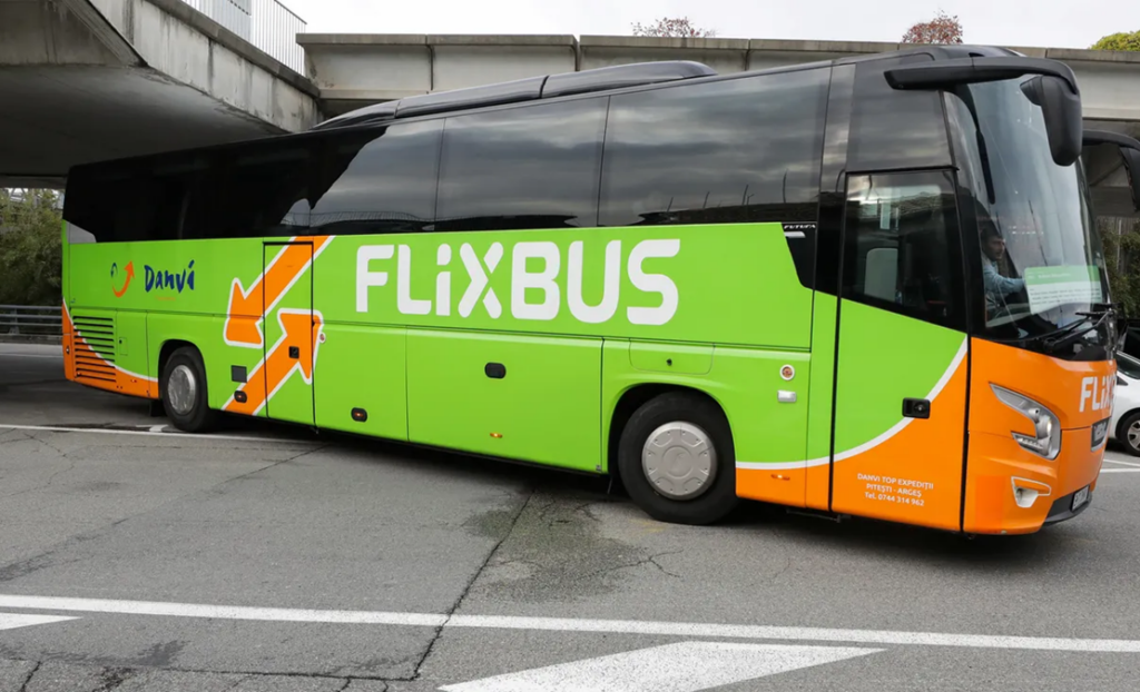 Porsche Holding investiert in Flix Bus